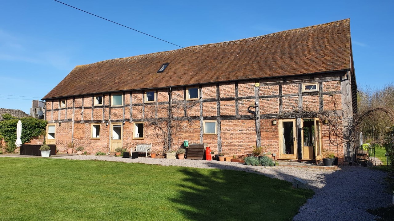 Grade II 16th Century Listed Barn Conversion - MRT Architects